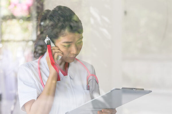 PHSサービスの終了による病院や介護施設への影響は？代替できる6つの通信手段 - moconavi NOTE