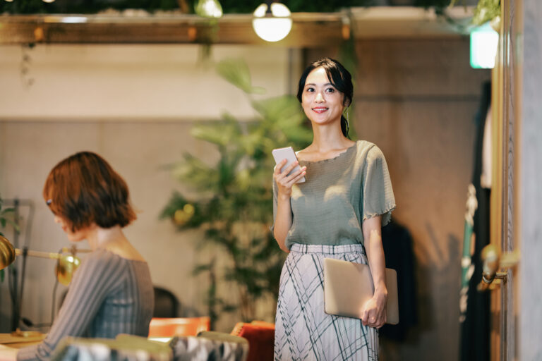 BYODの費用は企業負担？ スムーズな運用方法と社用携帯との費用差も解説 - moconavi NOTE