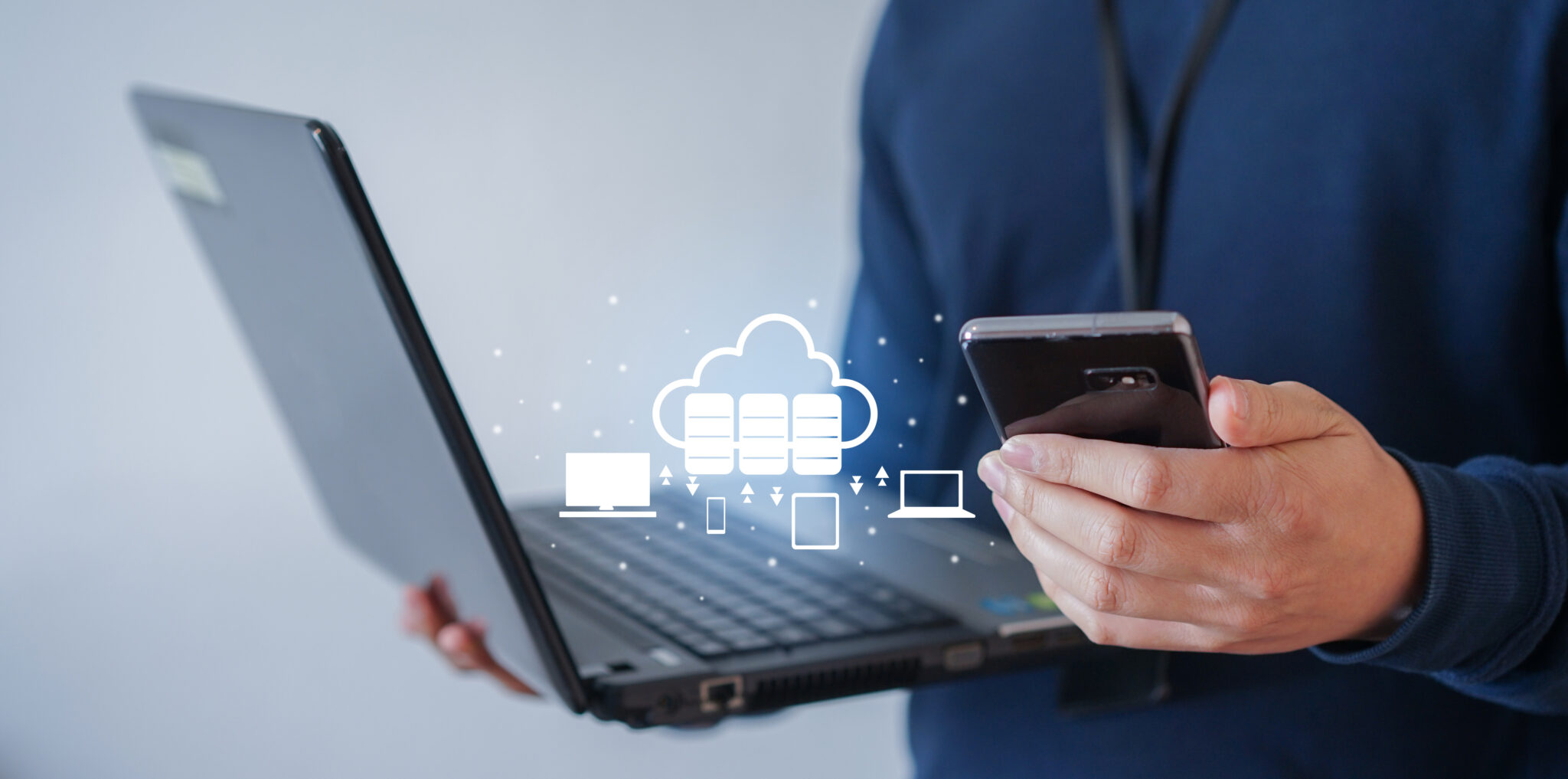 クラウド電話帳とは。導入によるメリット・デメリットと活用方法 - moconavi NOTE